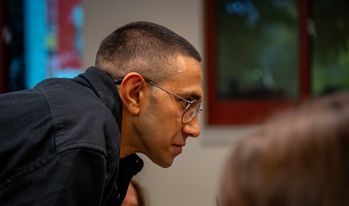 Students From Different Disciplines And Language Backgrounds Interact ...