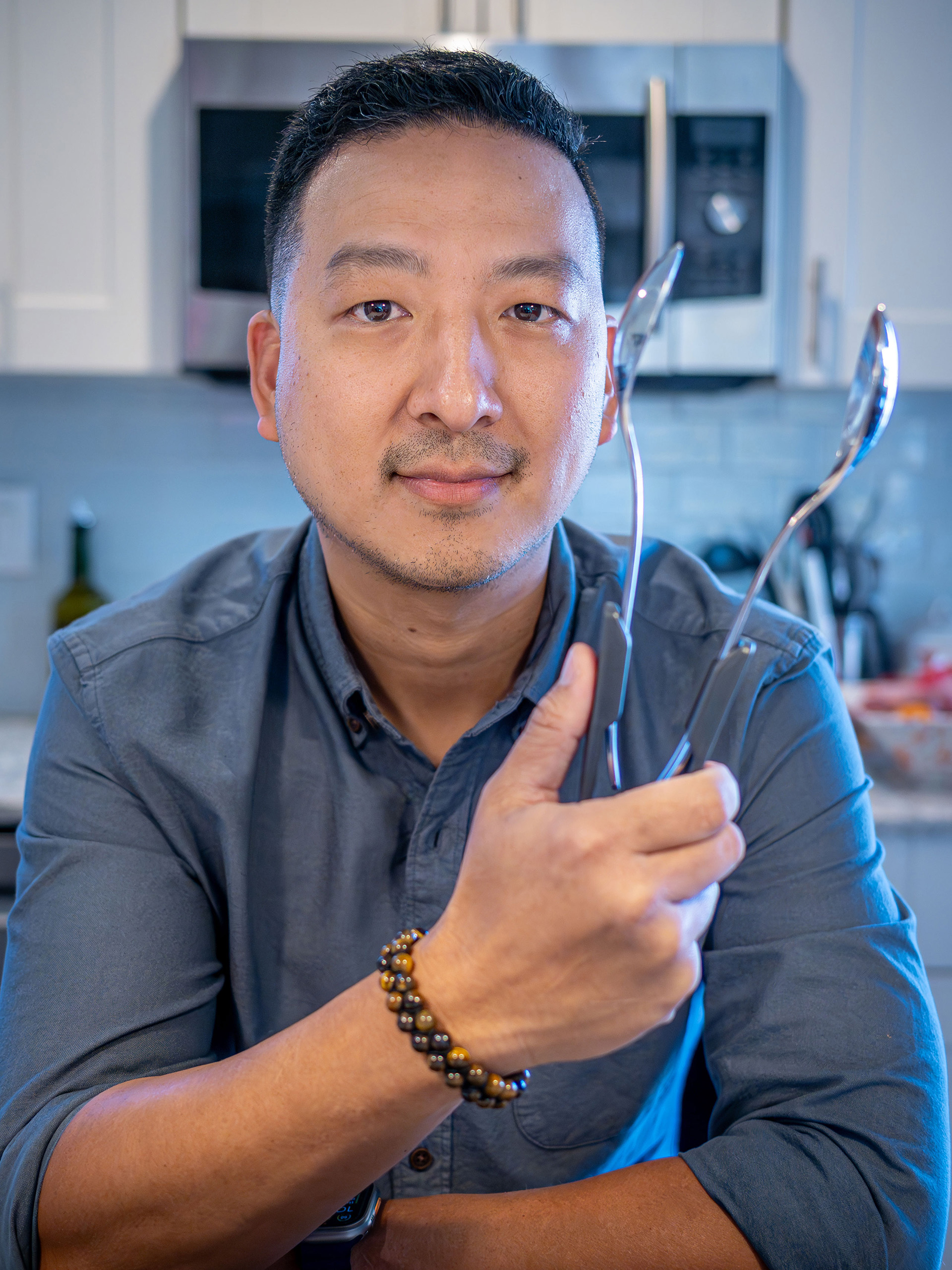 The Inventor: Tog Samphel ’22 – Magazine - Montclair State University