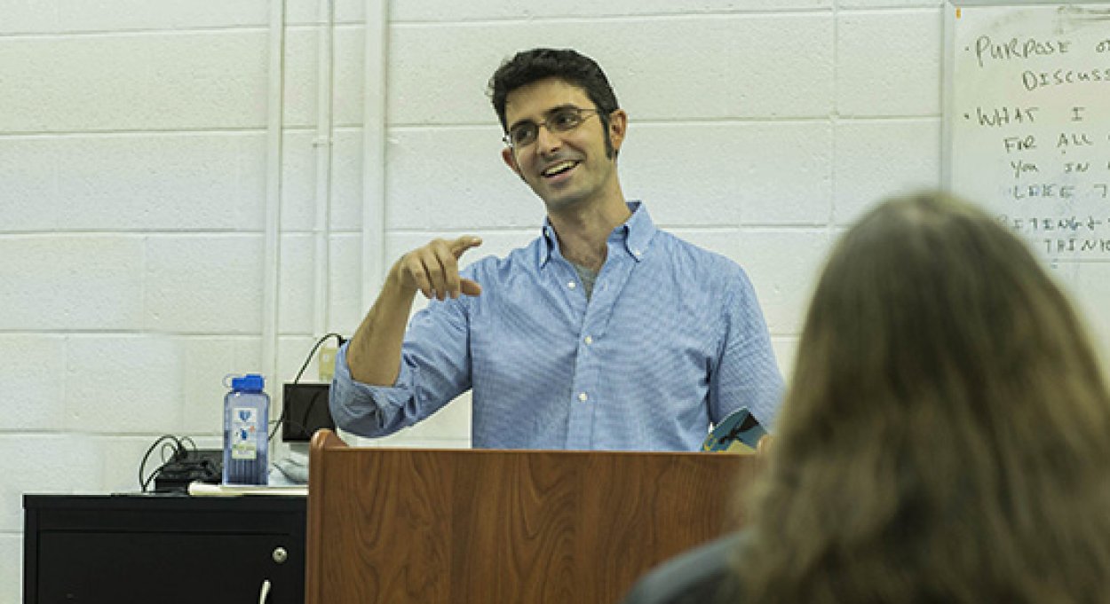 Jeffrey Gonzalez Receives Professing Excellence Award – College Of ...