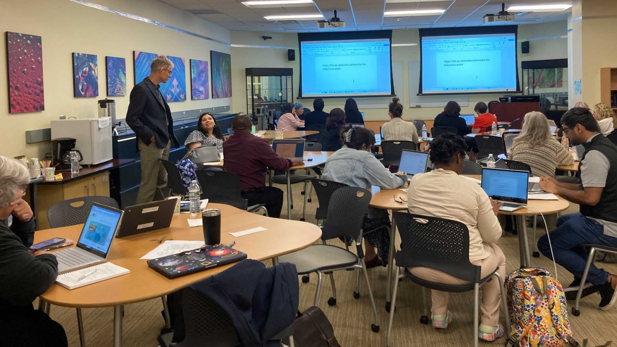 Visiting Professor Leads Teacher Workshop – College Of Science And ...