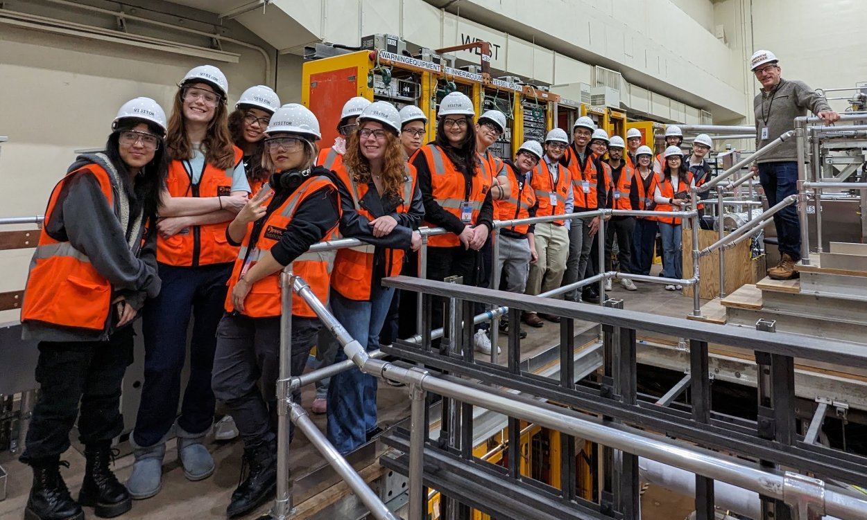Physics Majors Visit Fusion Experiment At The Princeton Plasma Physics ...